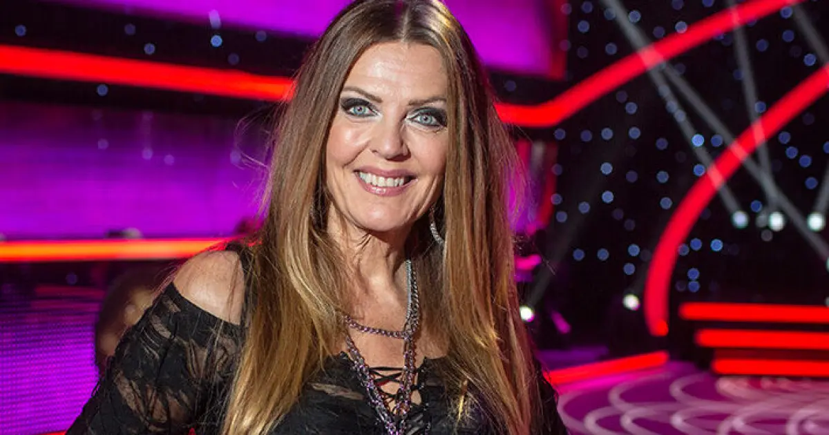 Oho! Laulaja Eini vastaanotti ansiomitalin - tyrmäävä kuva