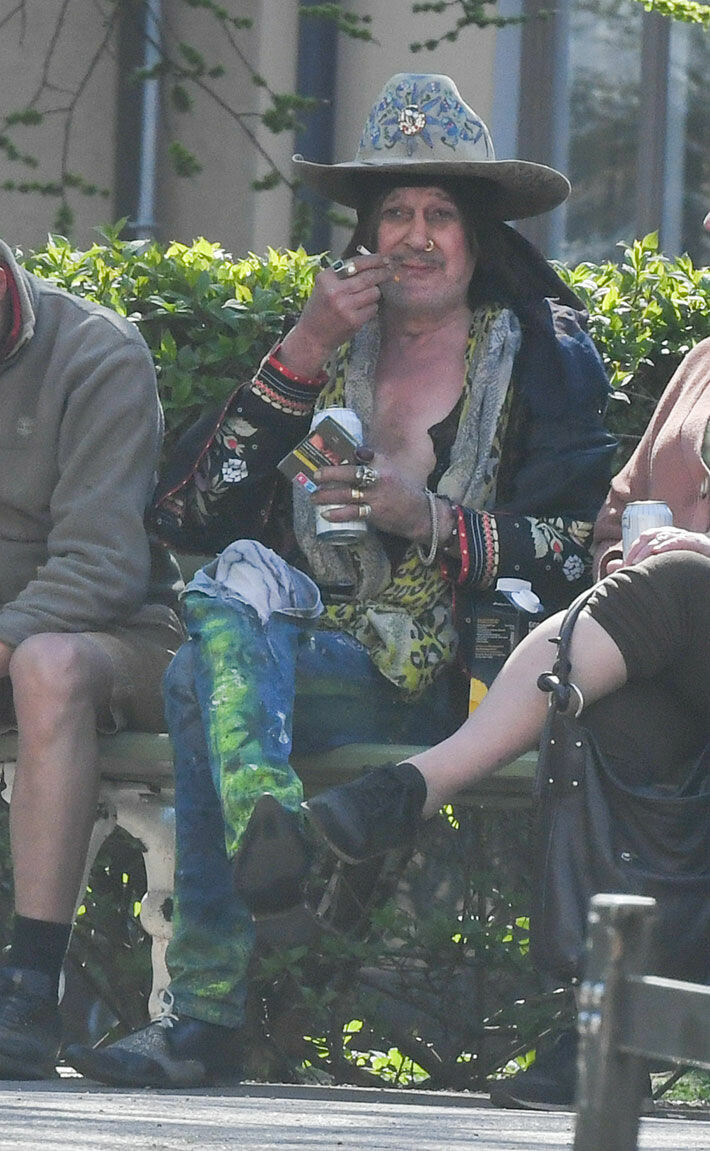 Andy McCoylla vauhdikas lonkeroaamiainen - ruskeaverikkö ui hanakasti liiveihin - kuvat!