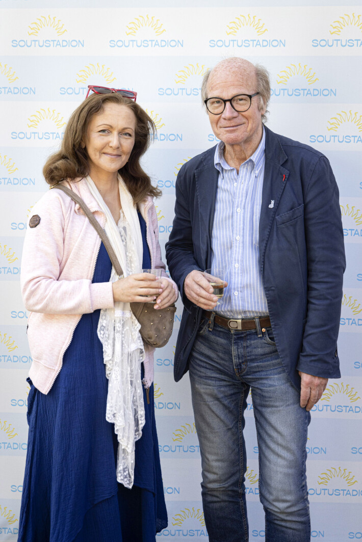 Kari Uoti fanittaa Henna-vaimoaan: Olen nuottiteline ja roudari