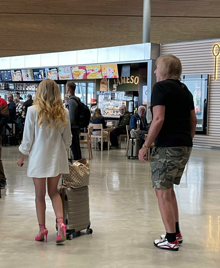 Helmi Loukasmäen matkustustyyli erottautui risteilyllä – kuva