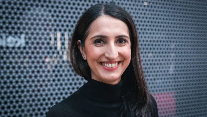 Näin Nasima Razmyar vastaa palkkakohuun