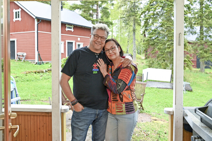 Taikuri Simo Aalto kiersi Suomea seitsemän lapsen uusioperheen kanssa ...