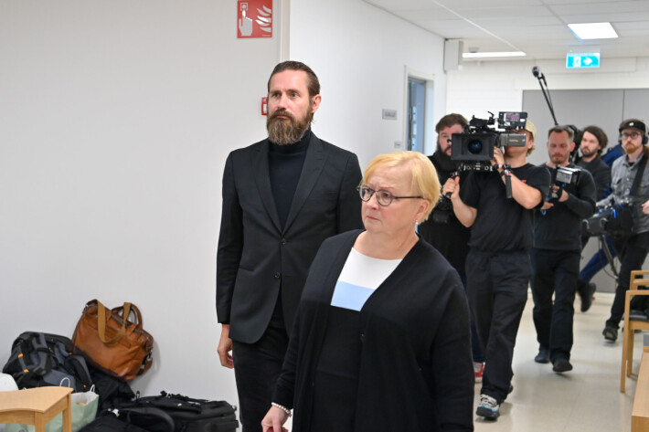 Mystinen kuvausryhmä seurasi Lauri Tähkää oikeudessa - katso video!