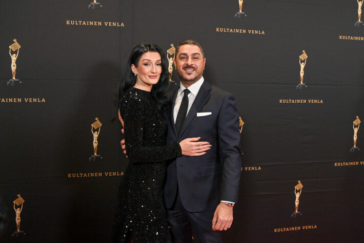 Mitä ihmettä? Arman Alizad osti supernopean luksusauton – avautuu ...