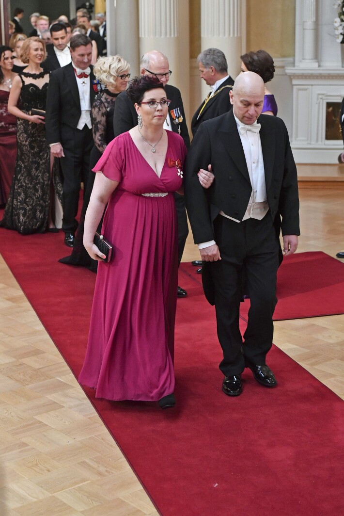 Aviomies ymmällään! Kansanedustaja Merja Kyllönen avautuu ...