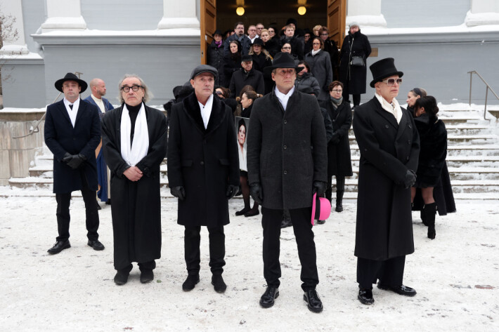 Näin kävi Aira Samulinin ikonisen hatun - nähtiin myös hautajaisissa