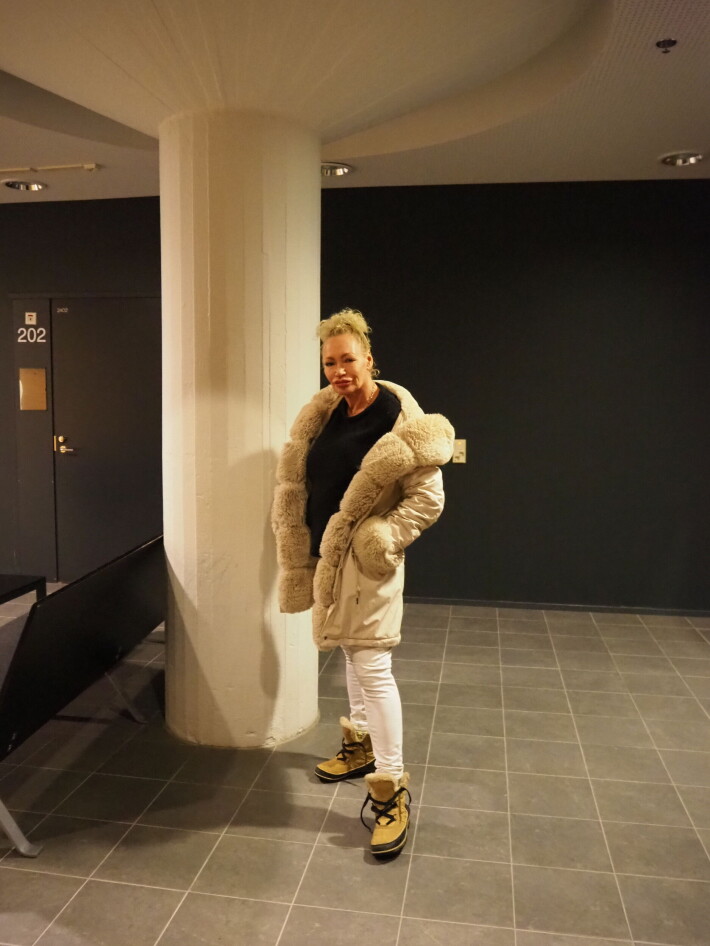 Takavuosien kohukaunotarta syytetään taksikuskin lyömisestä – mies ...