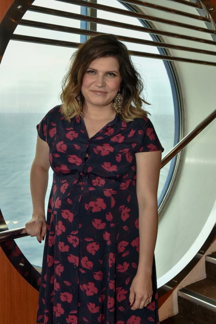 Suvi Teräsniska tunnistamattomana - tältä laulaja näytti noustessaan ...