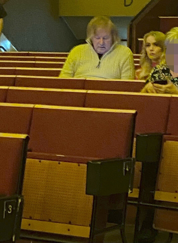 Danny ja Helmi Loukasmäki yllättivät teatteriyleisön – iskelmälegenda ...