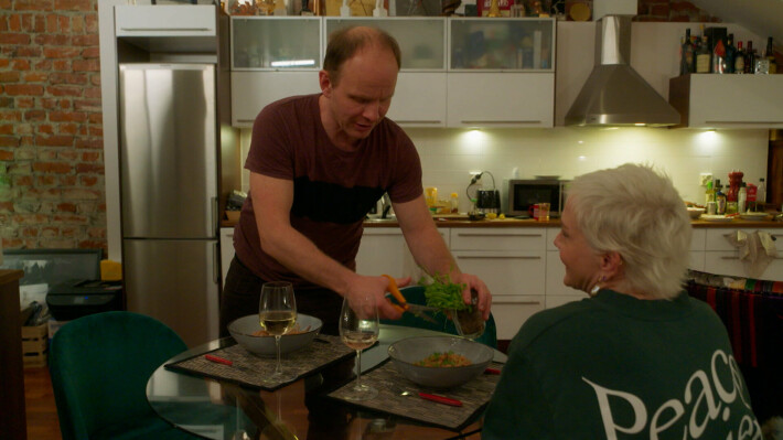 Dome Karukoski esittelee hulppean poikamiesboksinsa - täynnä ...