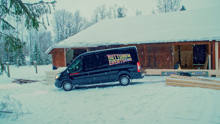 Remontti vei Lauri Huttusen tilin miinukselle – ostaa silti uuden auton