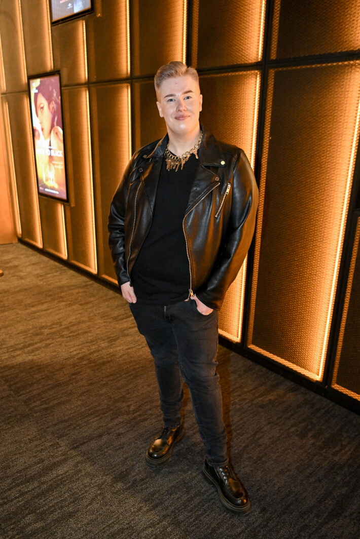 Aarni Mikkola:" Tuntuu kuin neitsyys olisi mennyt"