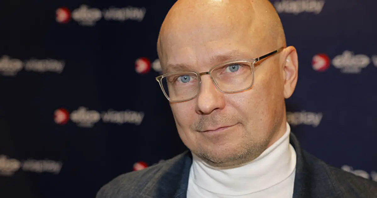 Kaikki synnit -sarjan luoja Mika Ronkainen ei pelkää tulenarkoja ...