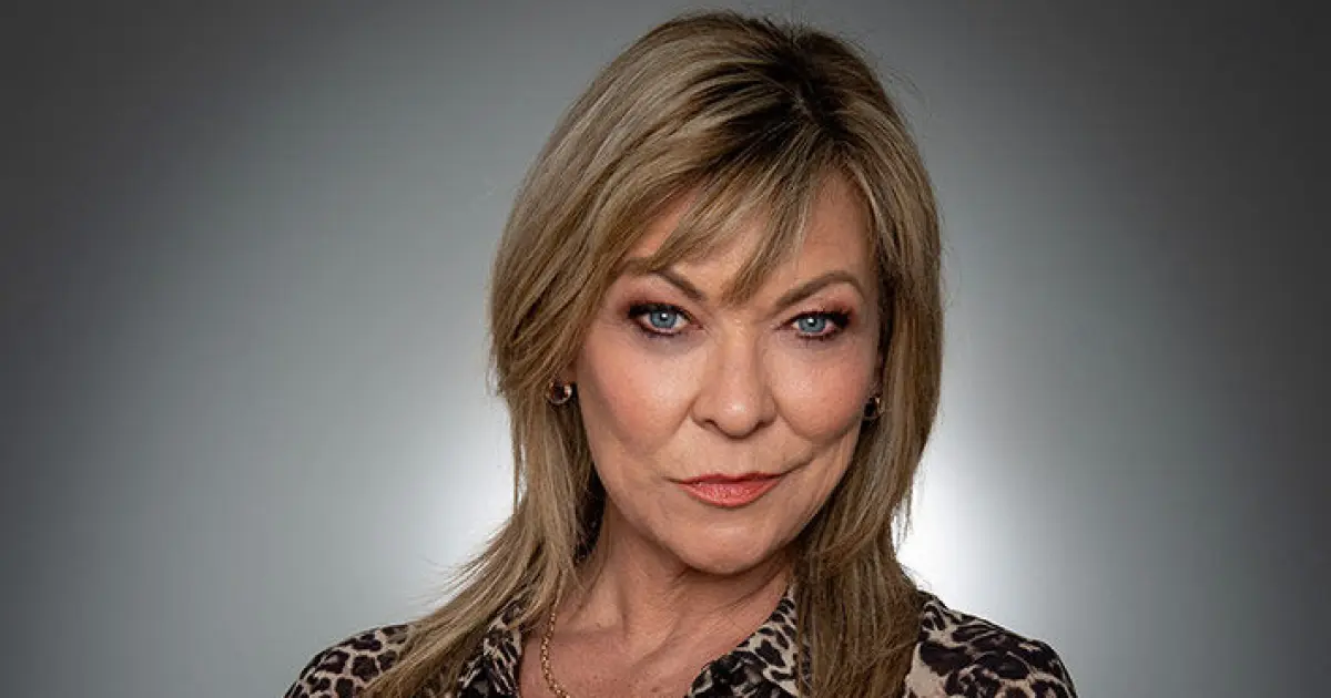 Emmerdalen juonipaljastukset: Murtunut Kim jättää kylän | Katso