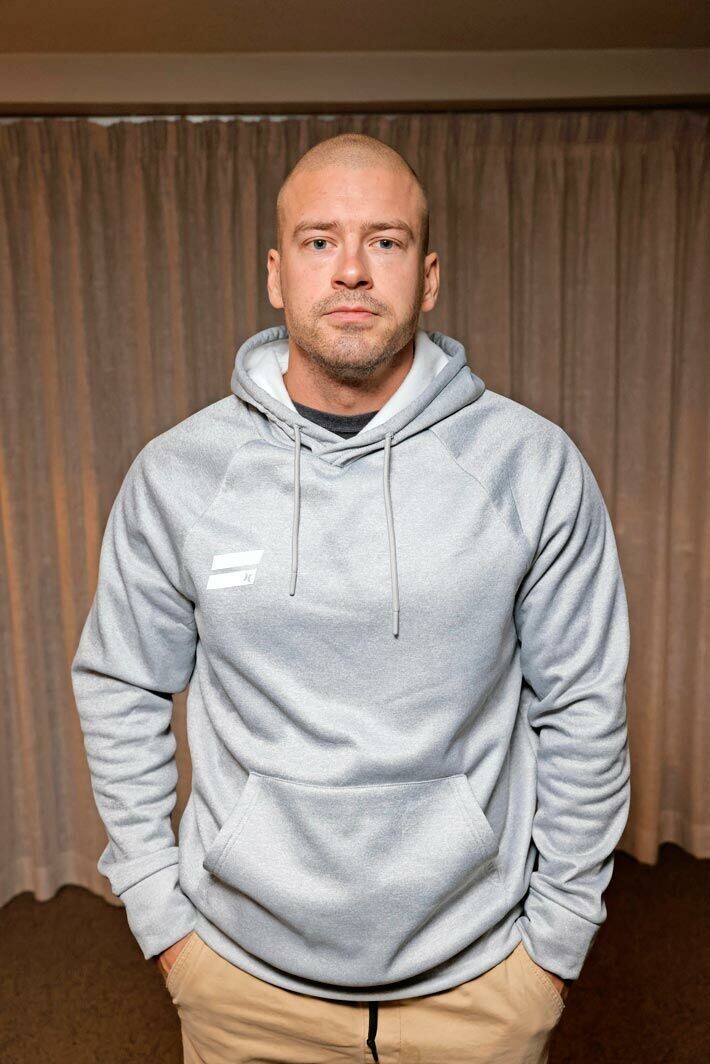 Viikon Kääk-juorut: Janne Tulkki yllätti karaokekansan – kuherteli ...