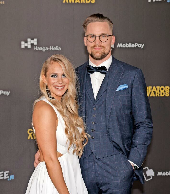 Teemu Packalén viihtyi vieraan brunetin seurassa – salakuvat Seiskassa!