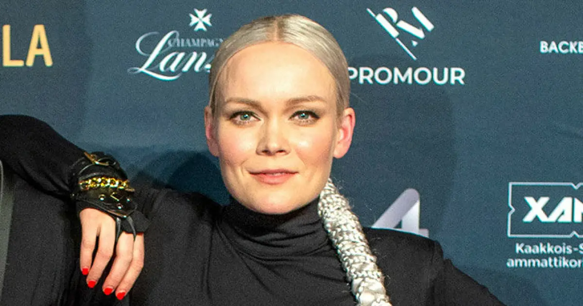 38 vuotta täyttänyt Anna Puu: Ikäkriisit ovat jääneet kokematta! | Seiska