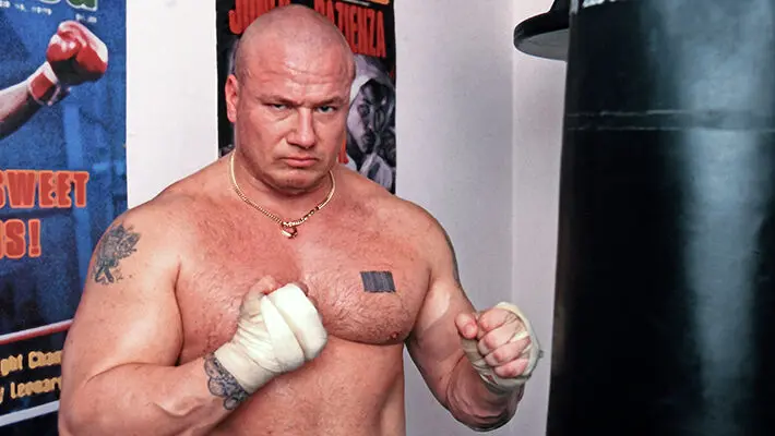 Dokumentti: Röyhkeä Tony Halme löi kymppitonneilla vetoa itsensä ...