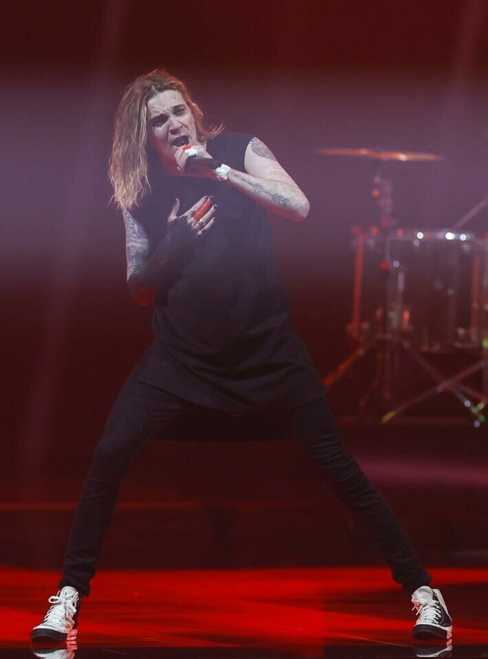 Kuumaa treffailua! Blind Channelin Joel Hokka ja missikaunotar Riikka ...