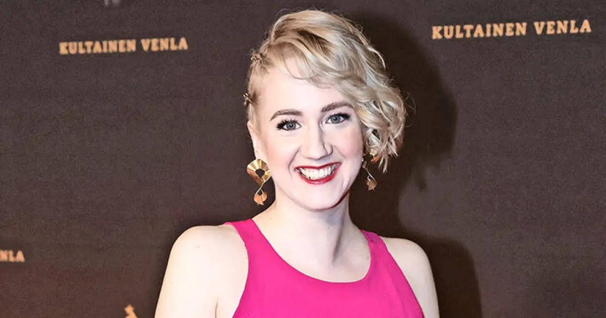 Anniina Valtonen paljastaa Puoli seitsemän -ohjelman kulisseista ...