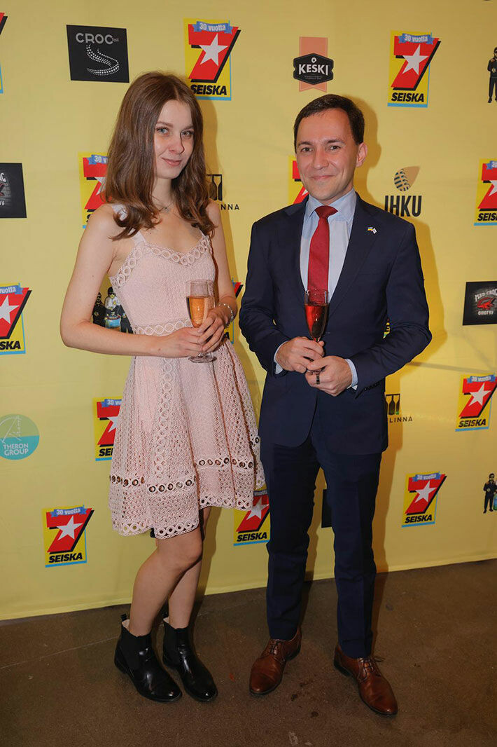 Wille Rydman esitteli Seiskan synttäreillä kauniin seuralaisensa – teki ...