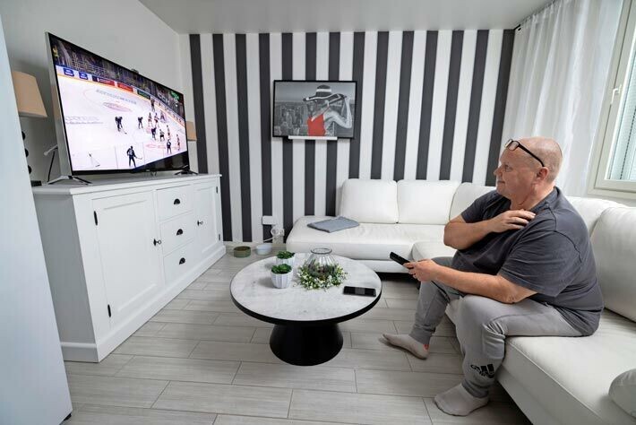 Täällä Juti rillaa! Kiekkolegenda Timo Jutila esittelee kotinsa Seiskalle