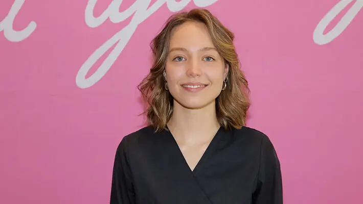 Tältä näyttää Juho Milonoffin ja Vilma Melasniemen tytär Aamu Milonoff, 22