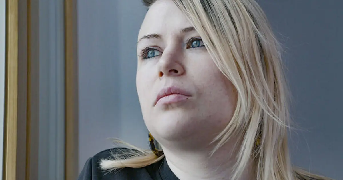 Linna: Väkivaltarikoksesta tuomittu kotiäiti Linda suree vankilassa ...