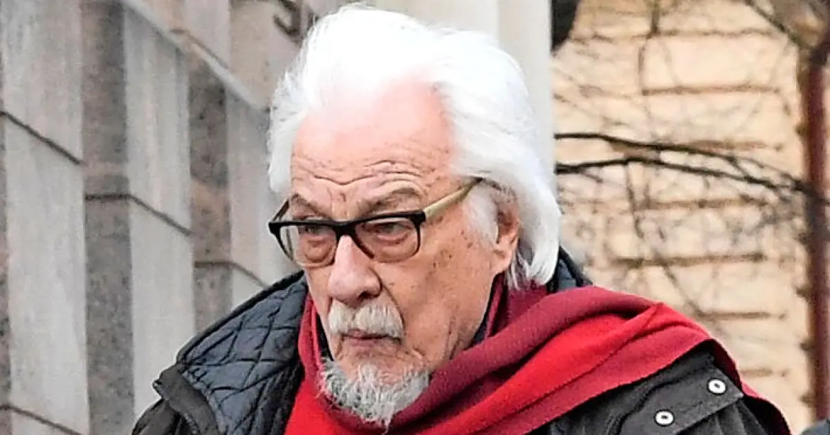 Paparazzi iski: Kohunäyttelijä Aarno Sulkasen parturipäivä sai ...