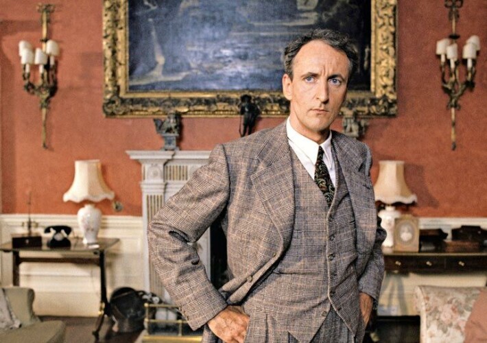 Tiesitkö? Hercule Poirot -sarjan vakiokasvo Hugh Fraser punoo itsekin ...