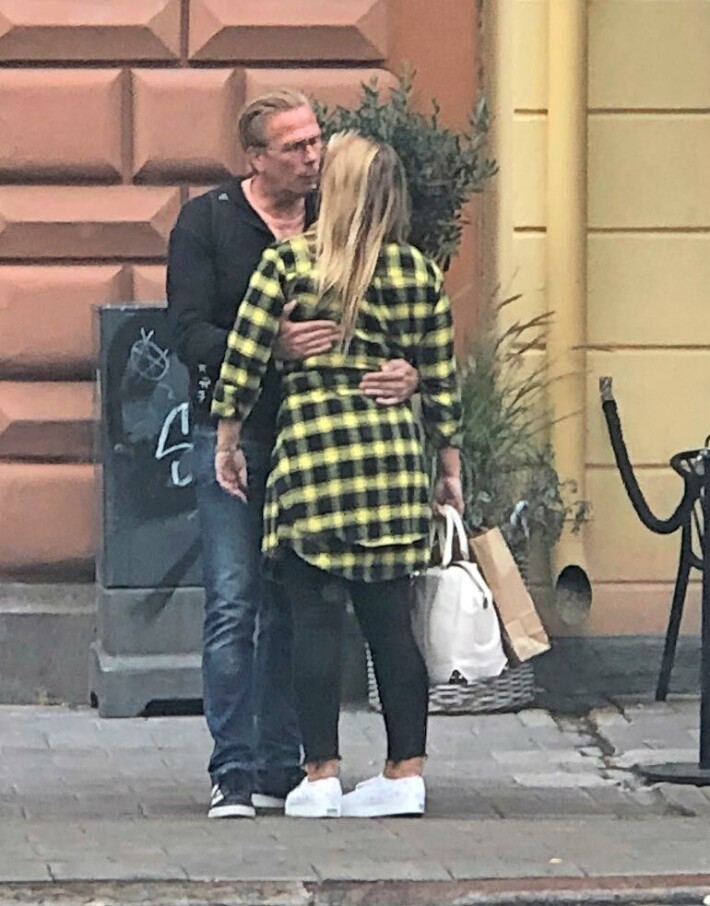 Avointa pussailua kadulla! Tässä on näyttelijä Jukka Rasilan uusi rakas ...