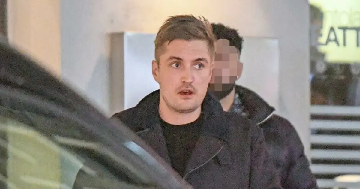 Poliisit vievät Stefan Thermanin Mersun kilvet?! Kohuliikemiehellä ...