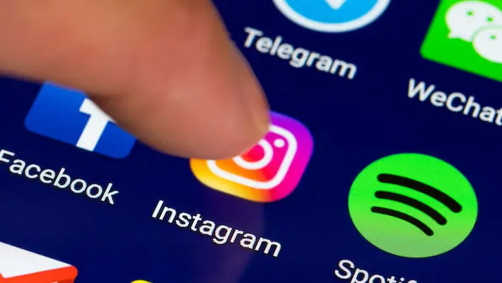 Seksikäs somettaja Billie Beever kärsii koronan aiheuttamasta ...