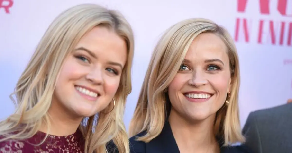 Kuin identtiset kaksoset! Reese Witherspoonin, 43, ja Ava-tyttären, 20 ...