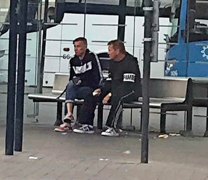 Mikko Rasila ja Marc-rakas kuvattiin rättiväsyneinä bussipysäkillä – katso!