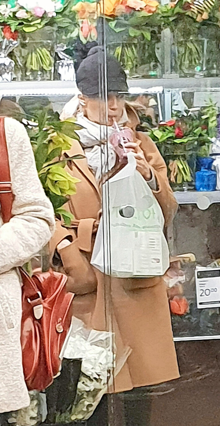 Vau! Laulajakaunotar Chisu näyttäytyi meikittömänä – kuva!