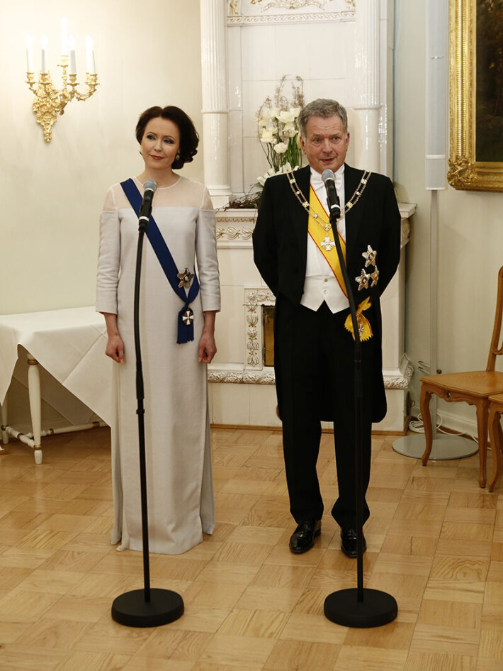 Ooh, tässä on Jenni Haukion koivupuku: kauniin yksinkertaista - kuva!