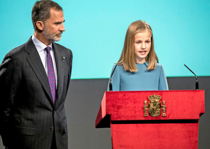 Espanjan prinsessa Leonor isänsä jalanjäljillä: perhe seurasi ylpeänä ...