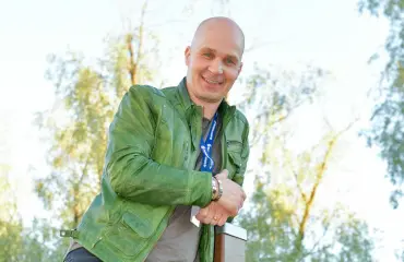 Radiojuontajana työskentelevän Marko Maunukselan somevideoista kohu ...