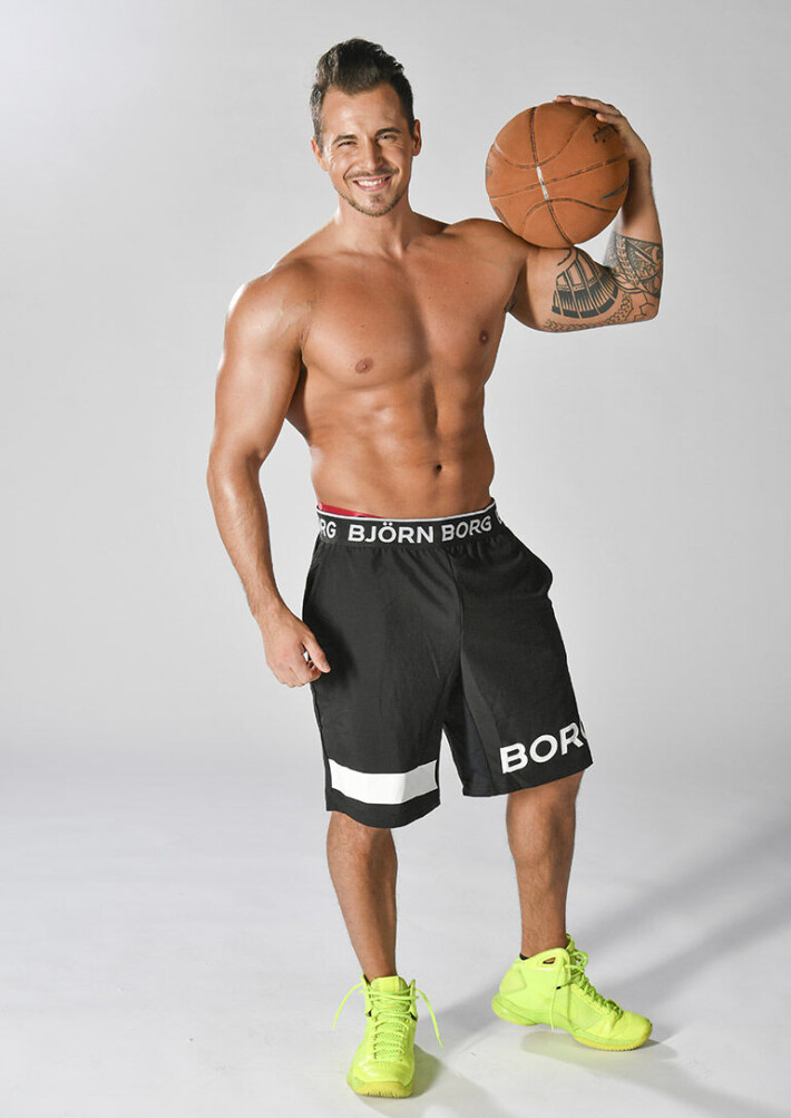 Kääk, mitä kolleja! Mr. Finland -finalistit poseeraavat ilman paitaa ...