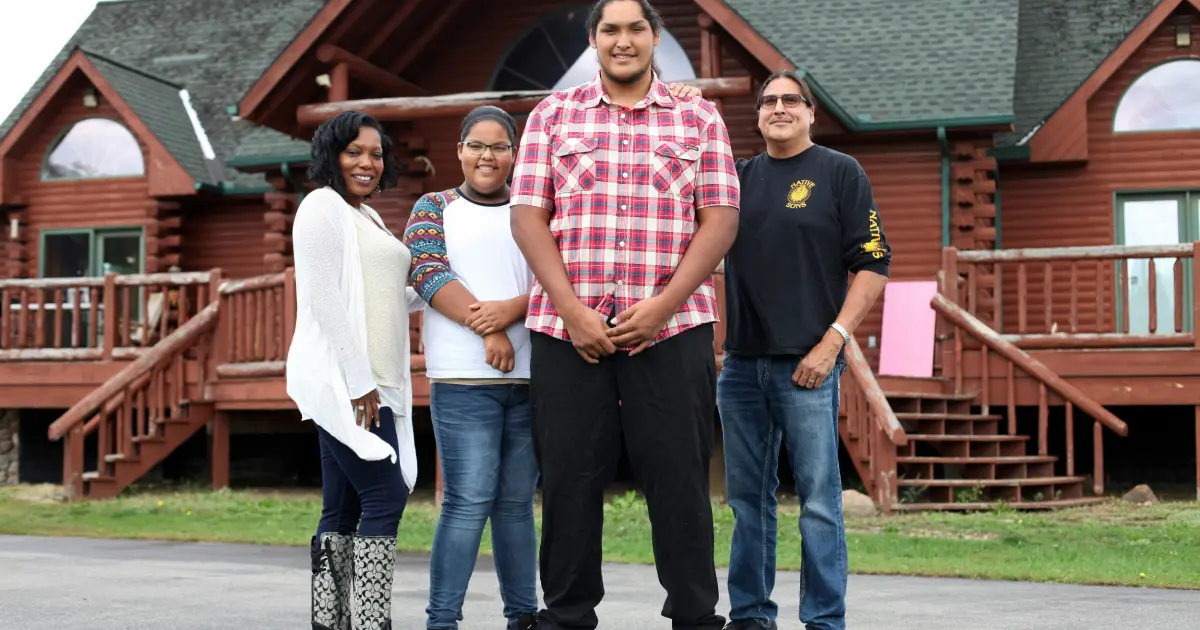 Brave Williams oli kuolla synnytyksessä: nyt hän on 216-senttinen ja ...