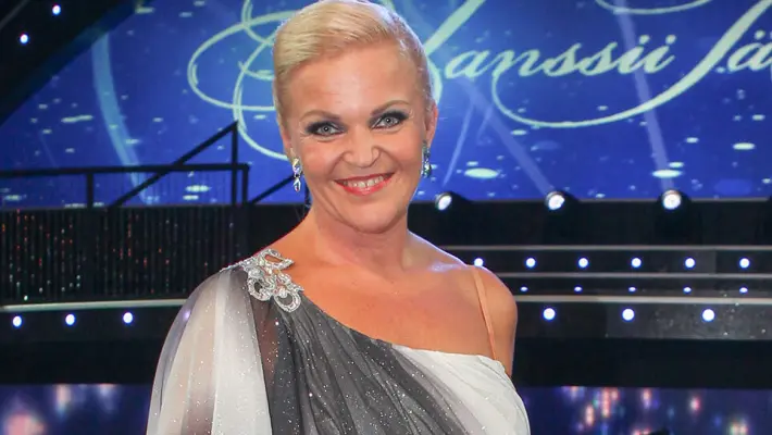 Raakel hoikistui tanssikisan aikana - katso kuvat!