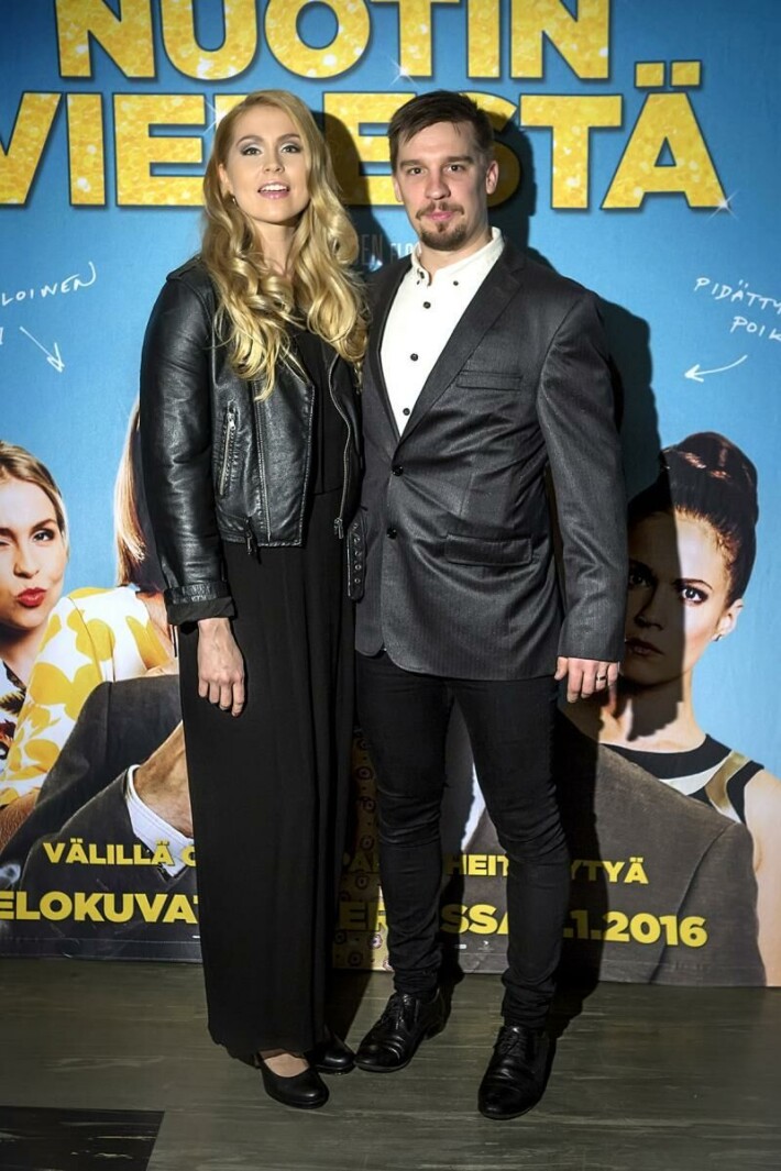 Putous-tähti Essi Hellén hehkui näyttelijärakkaansa kanssa leffansa ...