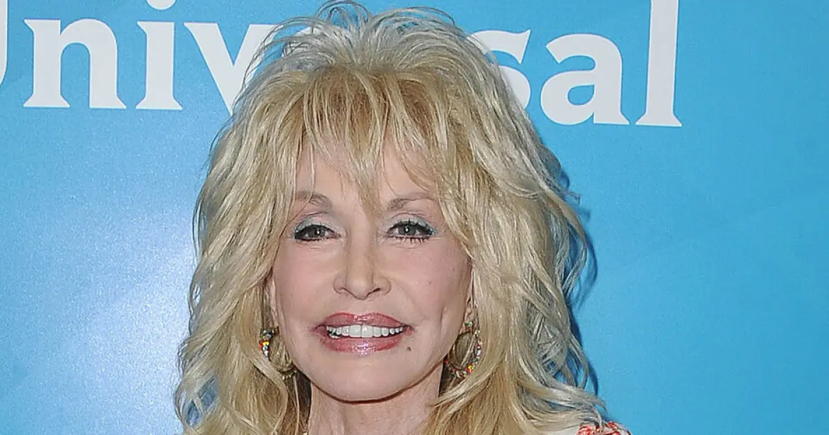 Country-tähti Dolly Parton kävi leikkauspöydällä!