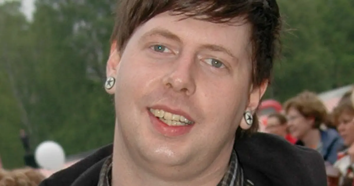 Laivalla riehunut suosikkijuontaja sotki peniksen tussilla - kuva!